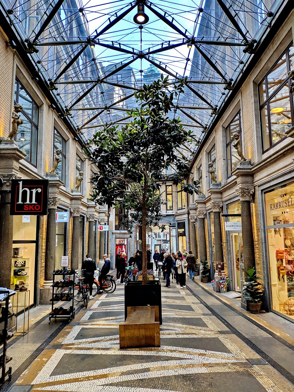 Visitors at Jorcks Passage now enjoy high-performance indoor mobile ...